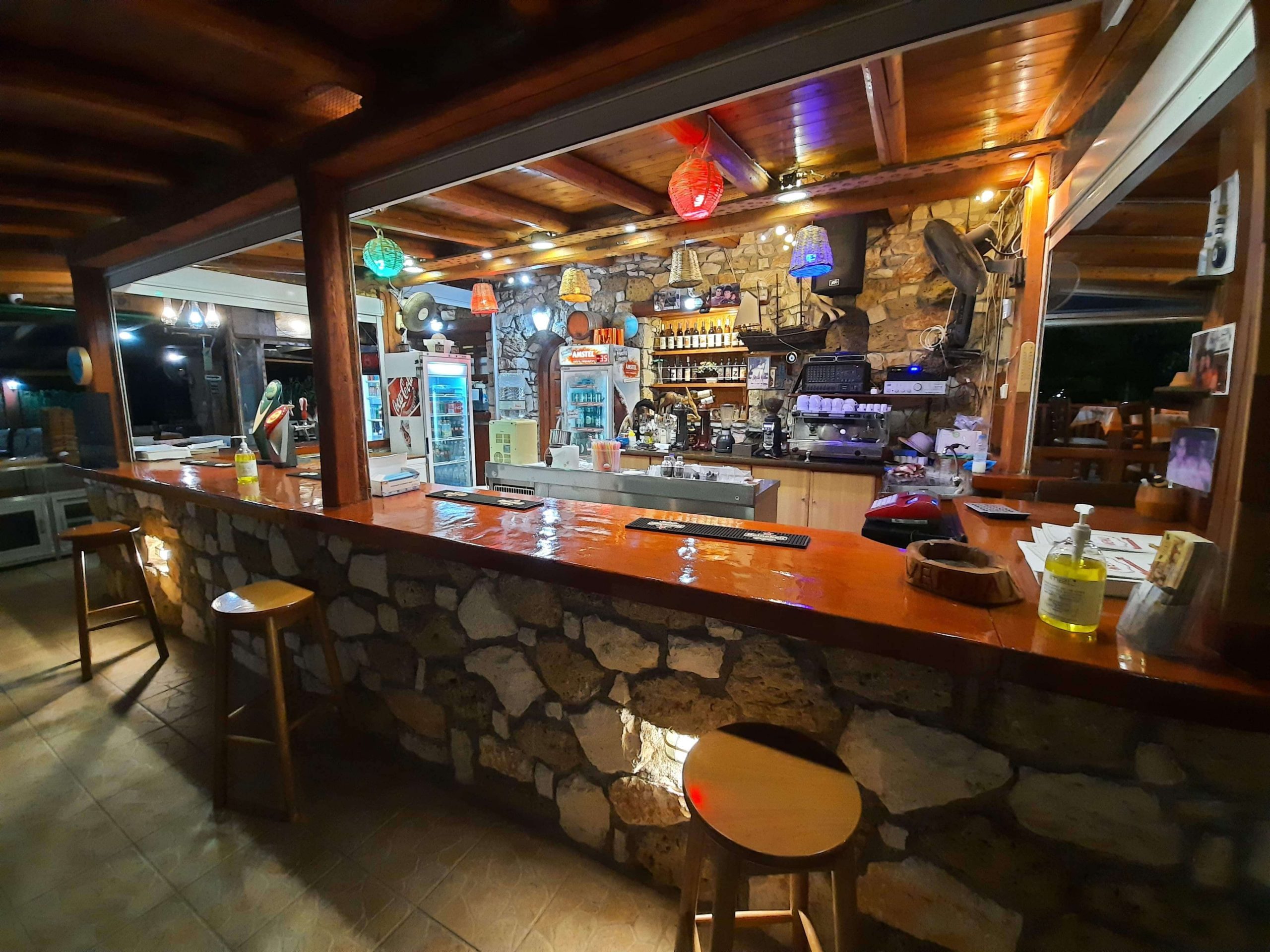 Nikos Taverna: Family Tavern & Grill, Gerakas Beach, Vasilikos ...